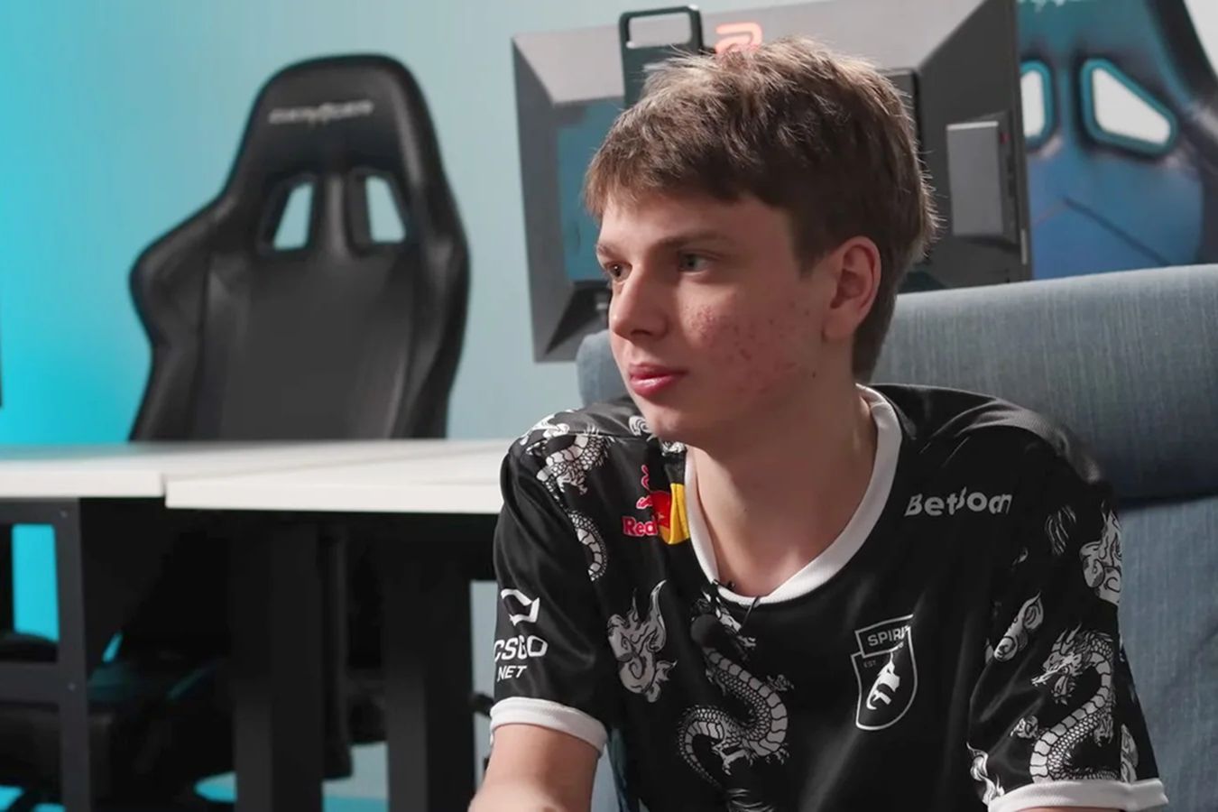 17-летний россиянин Максим kyousuke Лукин перешёл в Falcons по CS 2 ...