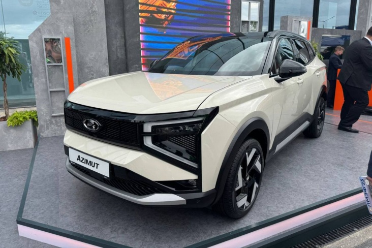 ПМЭФ 2025: состоялась мировая премьера кроссовера Lada Azimut - Чемпионат