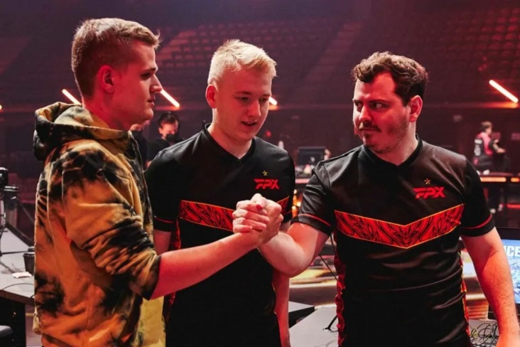 FunPlus Phoenix с двумя россиянами выиграла у XSET в плей-офф ...