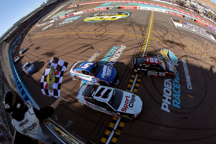 В гонке NASCAR Cup Series произошёл завал с участием 11 пилотов - Чемпионат