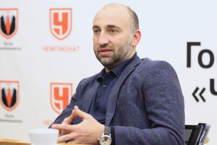 Тренер «Крыльев» Адиев рассказал, какие вопросы обсуждал с руководством Самарской области ...